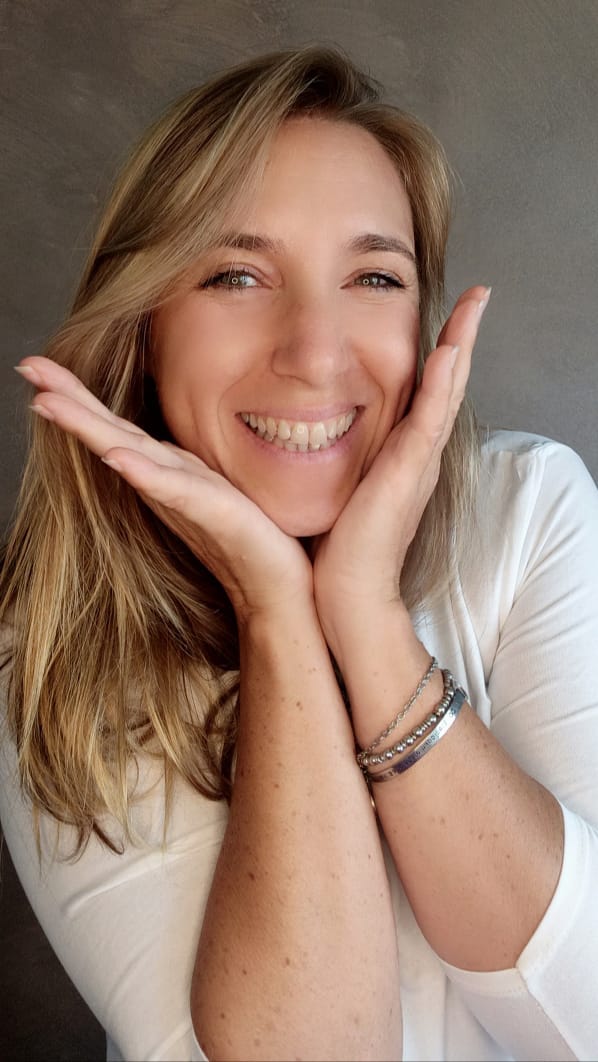 Face Yoga per far risplendere il tuo viso - Fit Face Academy